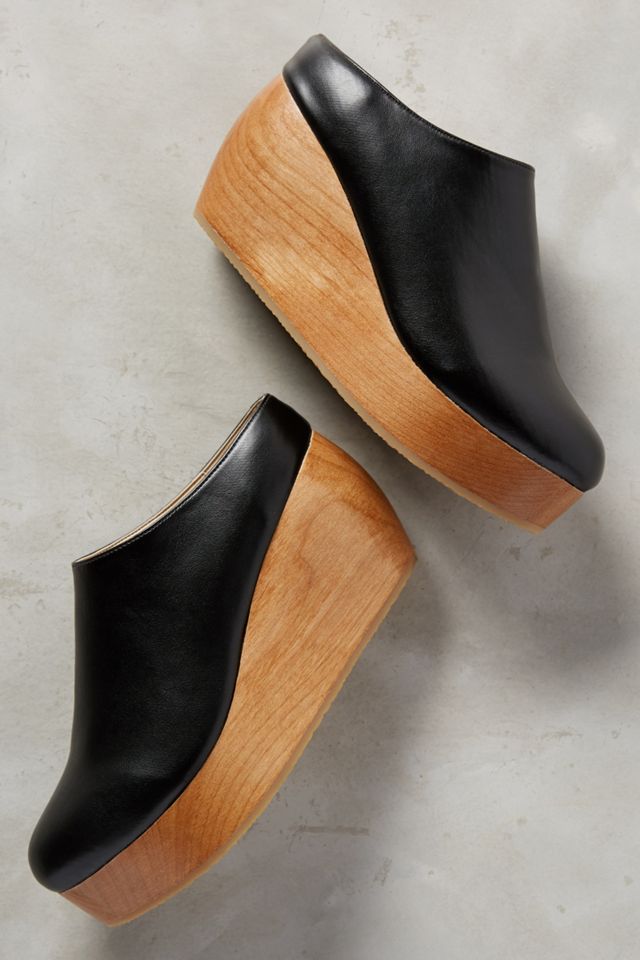 Sydney Brown Vegan Clogs | Anthropologie