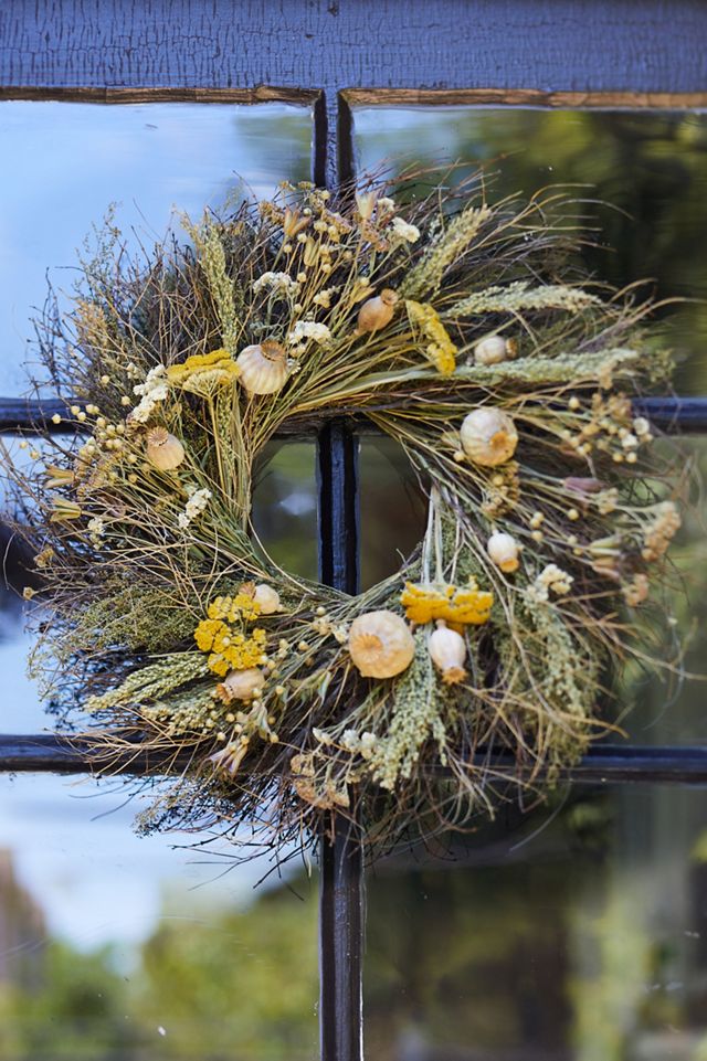 Preserved Yarrow + Poppy Wreath | Anthropologie