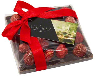 Nelleulla Strawberry Dark Chocolate Bar, 80 g | Central Market - Really ...