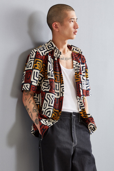 Mojo Kojo Maz Print Short Sleeve Button-Down Shirt | Urban Outfitters ...
