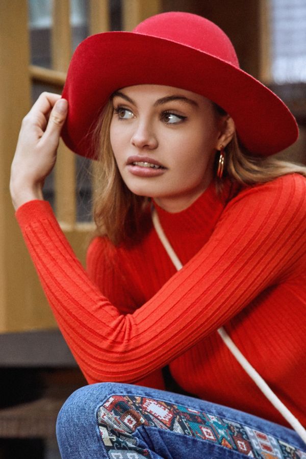Annie Felt Bowler Hat | Urban Outfitters