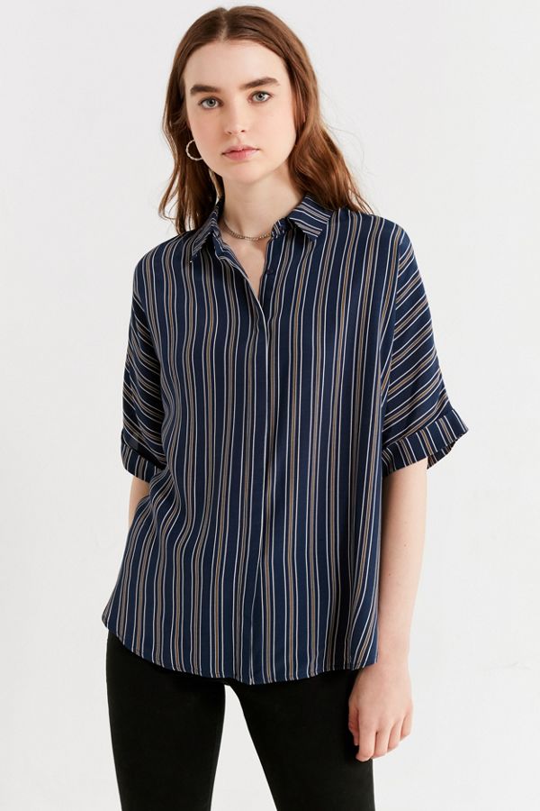 UO Oversized Short Sleeve Button-Down Top | Urban Outfitters