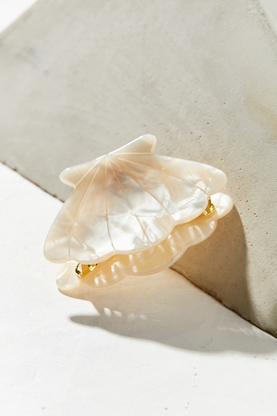 Sea Shell Claw Hair Clip | Urban Outfitters