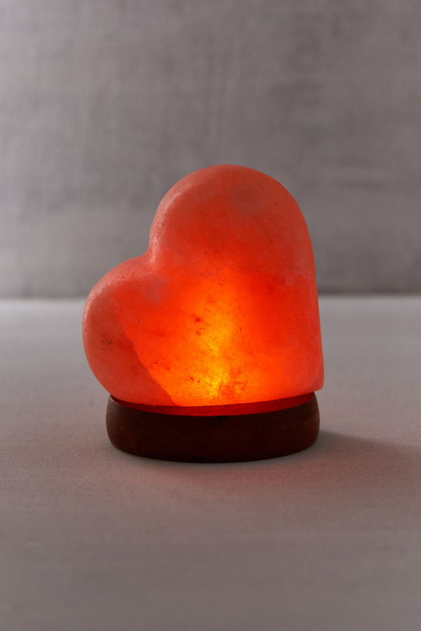 Mini USB Heart Himalayan Salt Lamp | Urban Outfitters