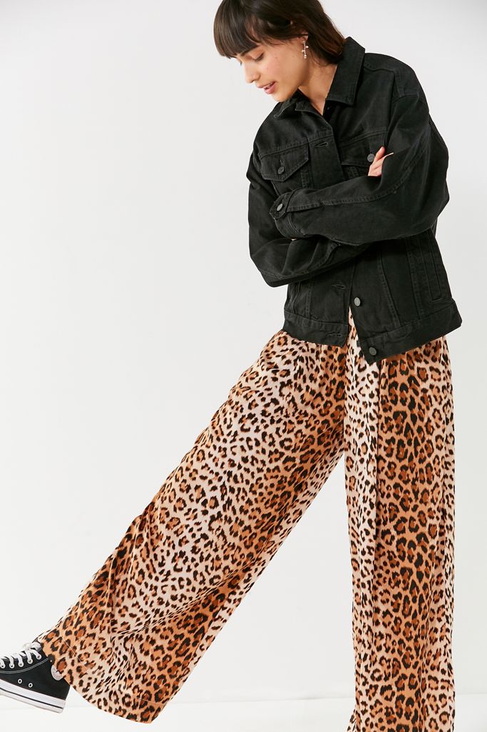 UO Shea Leopard Print Wide Leg Pant | Urban Outfitters