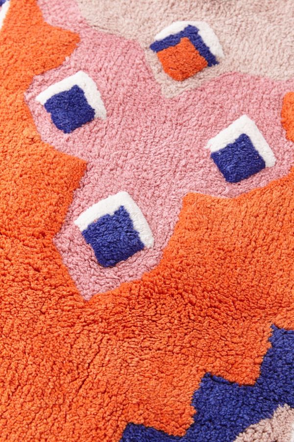 Geo Runner Bath Mat | Urban Outfitters Canada