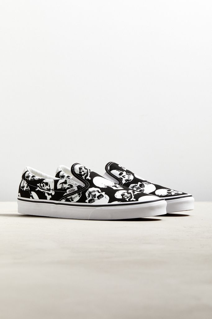 Vans Skulls Classic Slip-On Sneaker | Urban Outfitters