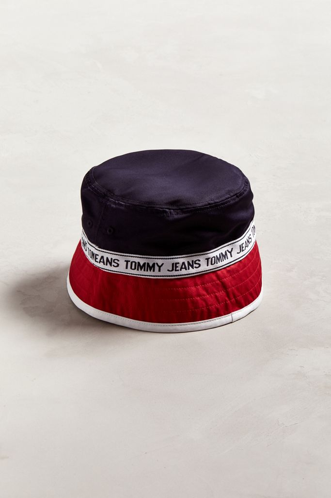 Tommy Jeans Logo Bucket Hat | Urban Outfitters