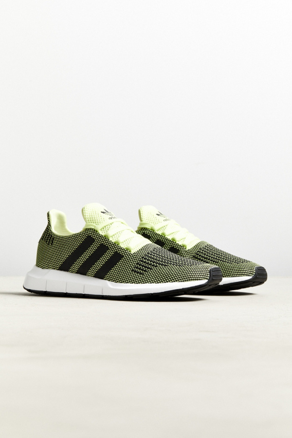 adidas Swift Run Sneaker | Urban Outfitters
