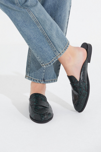 UO Daria Faux Snakeskin Mule | Urban Outfitters