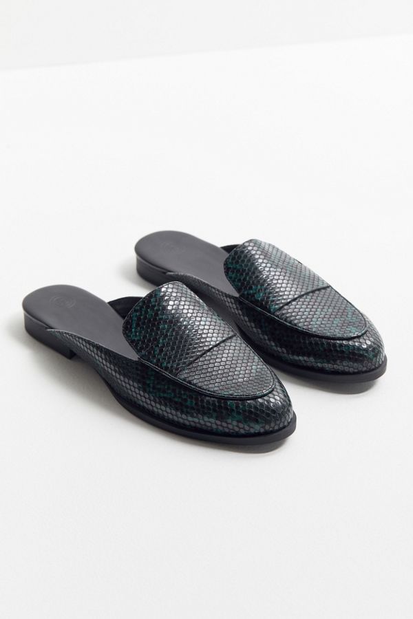 UO Daria Faux Snakeskin Mule | Urban Outfitters
