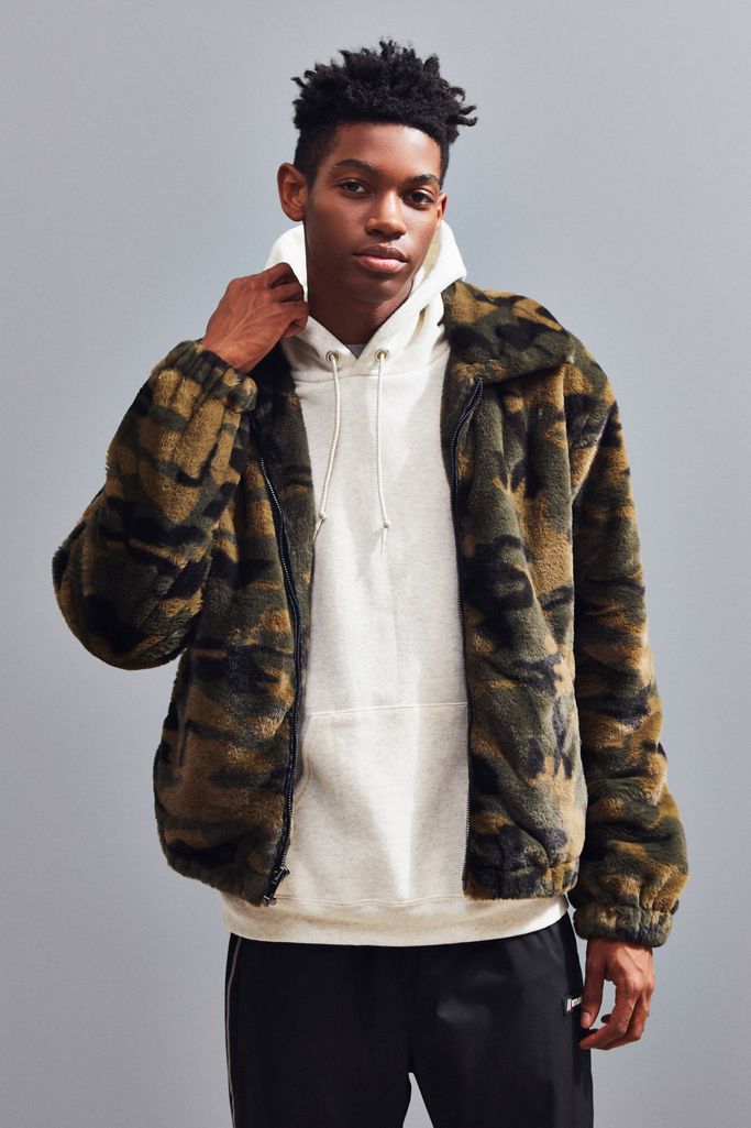 UO Camo Faux Fur Bomber Jacket | Urban Outfitters