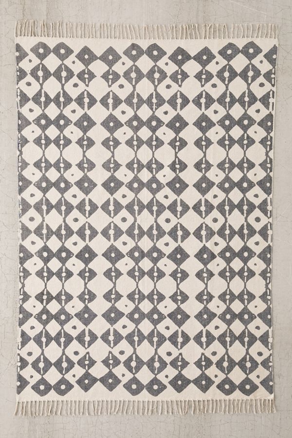 Cut Diamond Printed Rug | Urban Outfitters