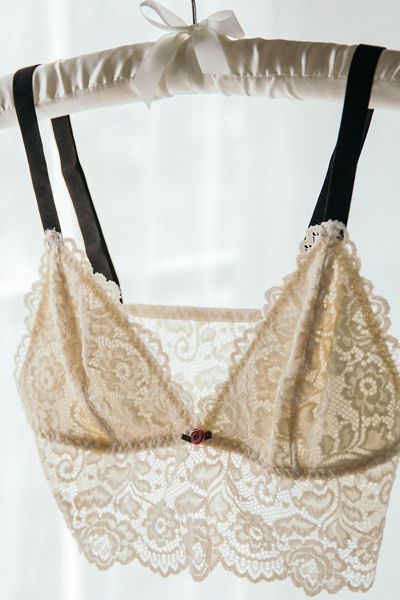 Bras + Bralettes for Women: Lace, Cotton, + More | Urban Outfitters