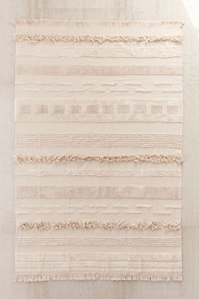 Air Dune Tufted Washable Rug | Urban Outfitters