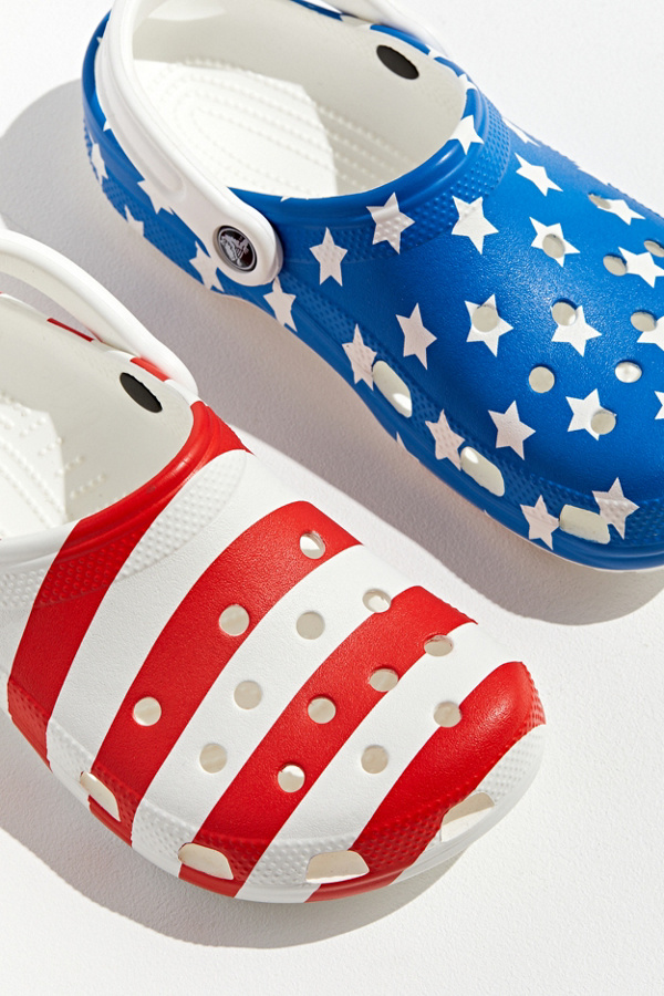 Crocs Classic American Flag Clog | Urban Outfitters