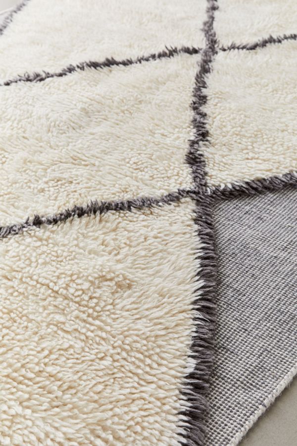 Shiloh Woven Shag Rug | Urban Outfitters