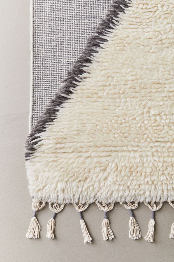 Shiloh Woven Shag Rug | Urban Outfitters