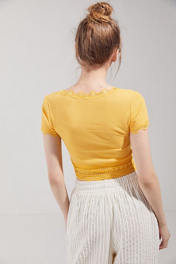 UO Darcy Lace Trim Button-Up Ribbed Cropped Top | Urban Outfitters