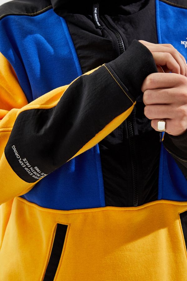 The North Face Colorblock Half-Zip Sweatshirt | Urban Outfitters