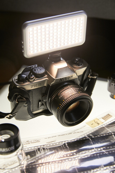 Digipower Streamer Vlogging Light | Urban Outfitters Canada