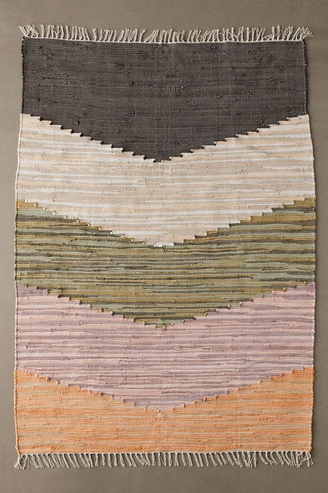 Isla Rag Rug | Urban Outfitters