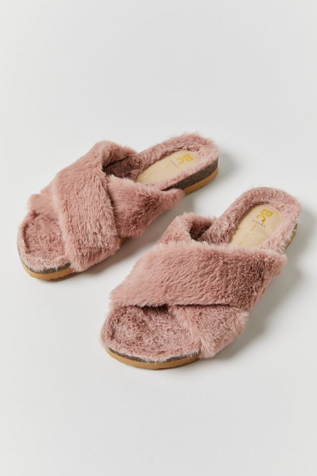 BC Footwear Triumph Slipper | Urban Outfitters