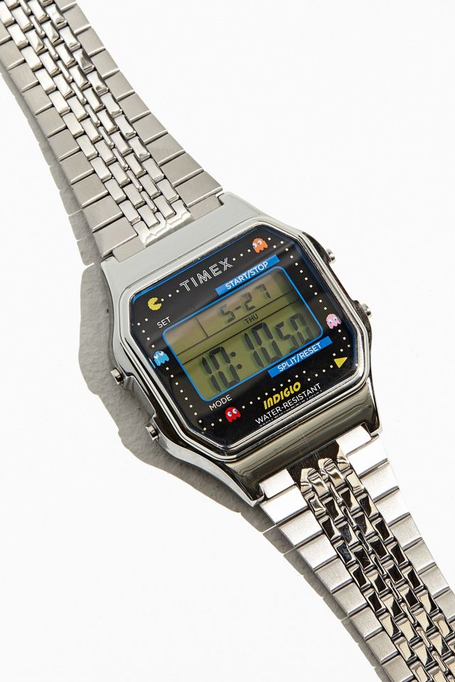 Montre numérique T80 X PAC-MAN 34 mm Timex | Urban Outfitters Canada