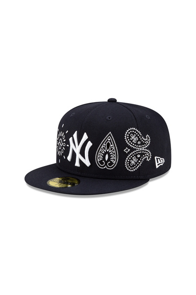 New Era New York Yankees Paisley Fitted Baseball Hat | Urban Outfitters