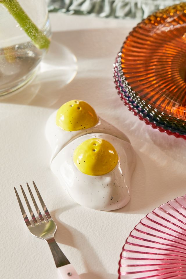 Fried Egg Salt And Pepper Shaker Set | Urban Outfitters