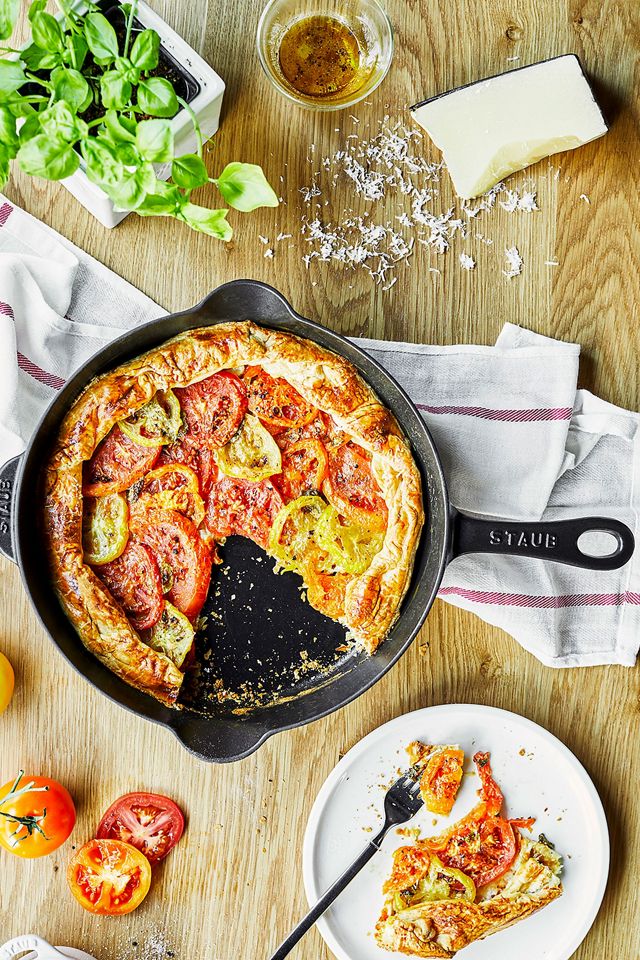 Staub Cast Iron 12-inch Fry Pan | Urban Outfitters